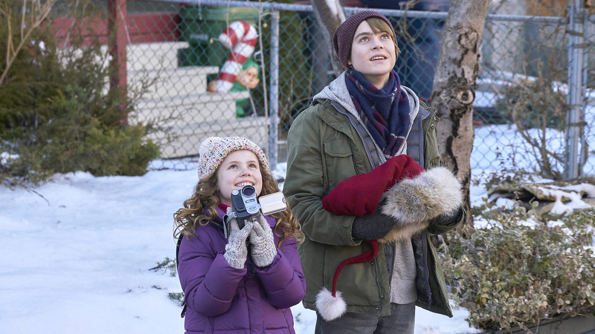 21 Best Festive Christmas Movies on Netflix, Updated for 2025