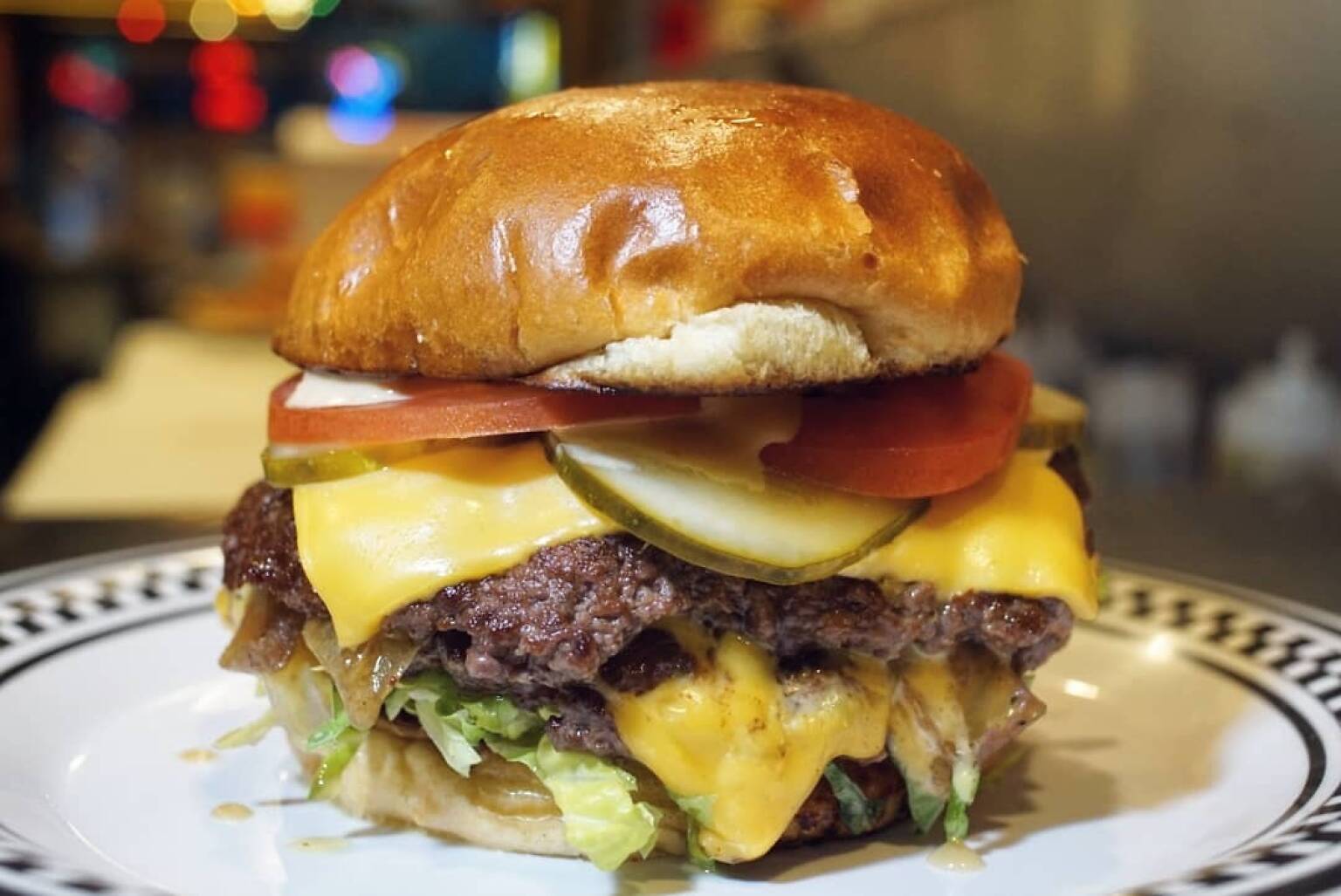 14 Best Burgers in Chicago to Sink Your Teeth Into