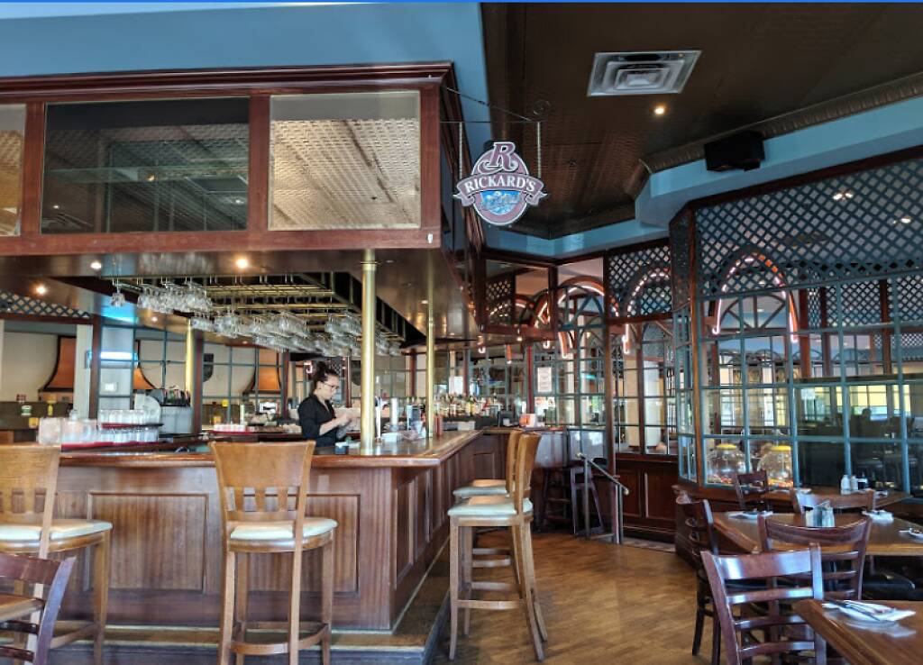 36 Notable Restaurants and Bars in Montreal Closed Permanently