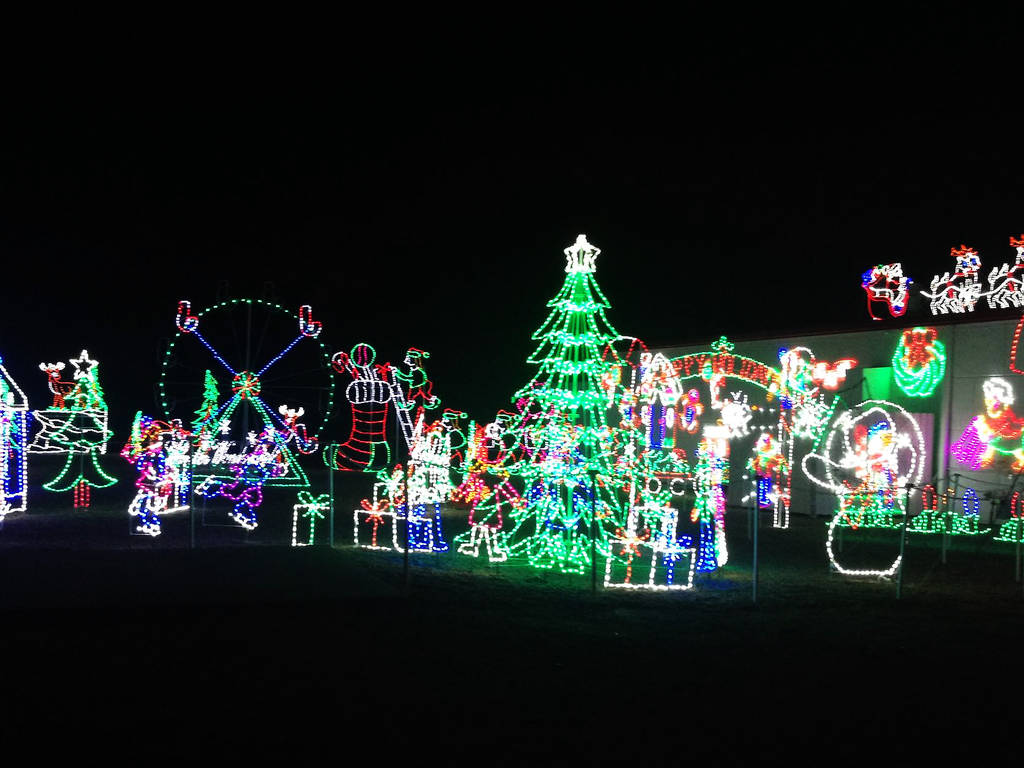 8 Festive Drive-Thru Christmas Lights To See This Year