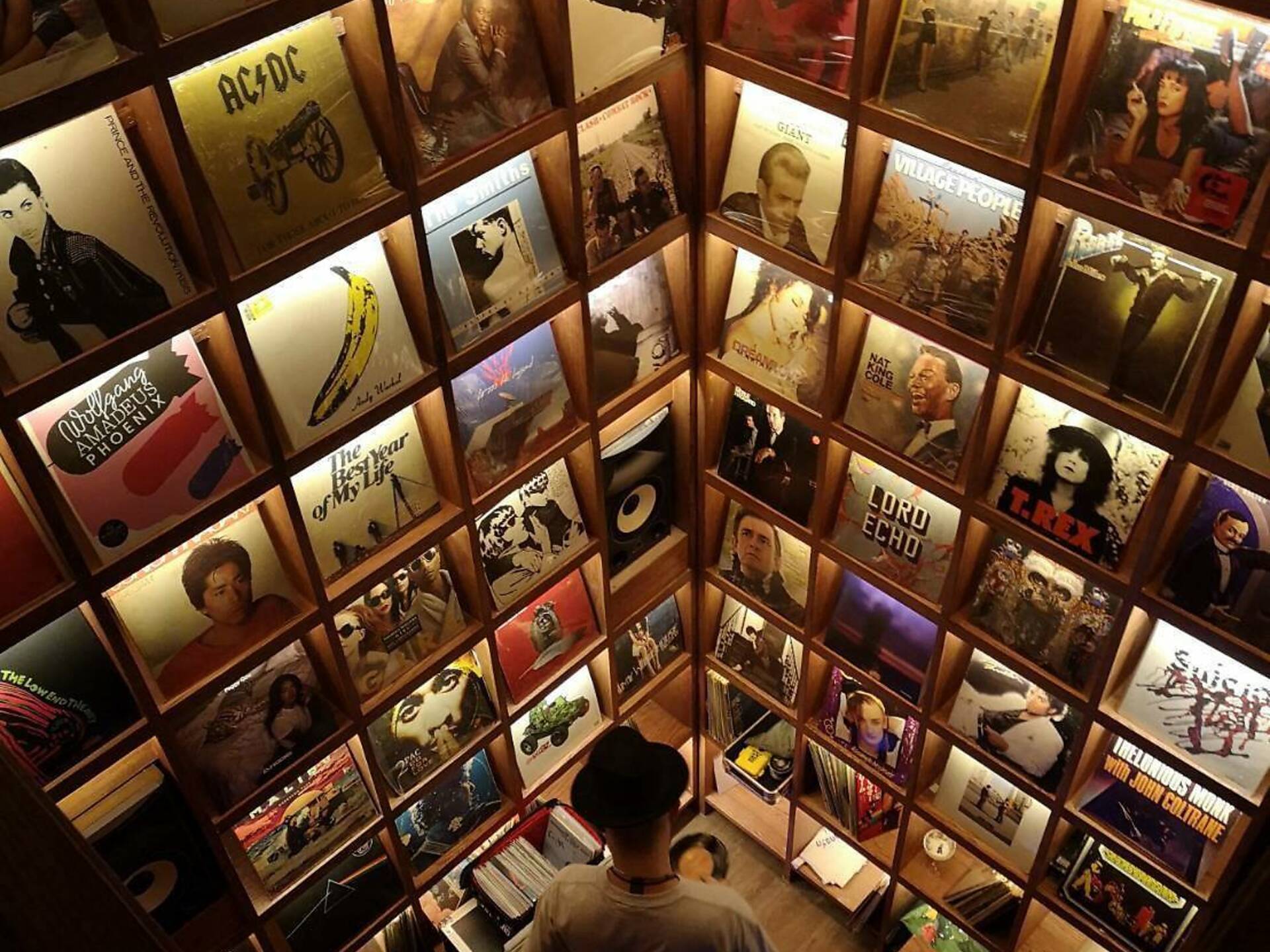 9 coolest vinyl bars in Bangkok