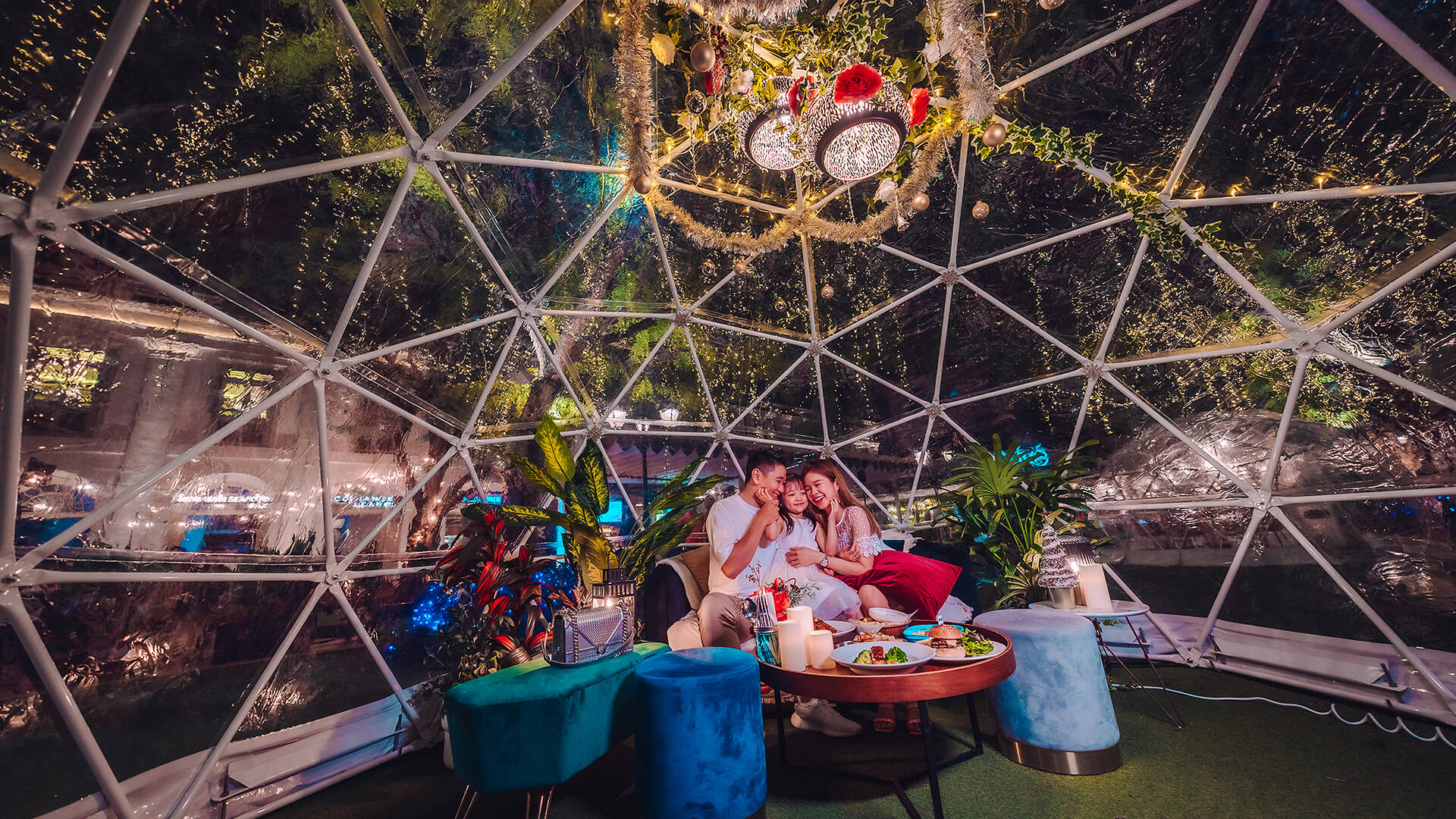 Dine In A Romantic Dome With Your Partner At Capitol Singapore