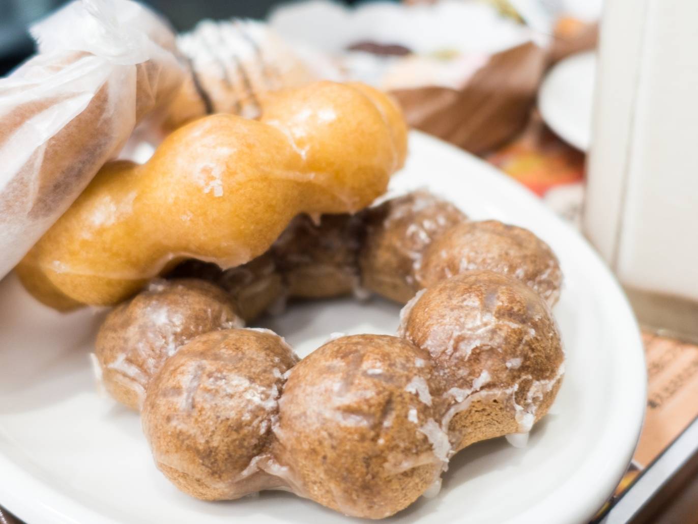 10 Japanese breads you have to try: truffle roll, curry bun, melonpan ...