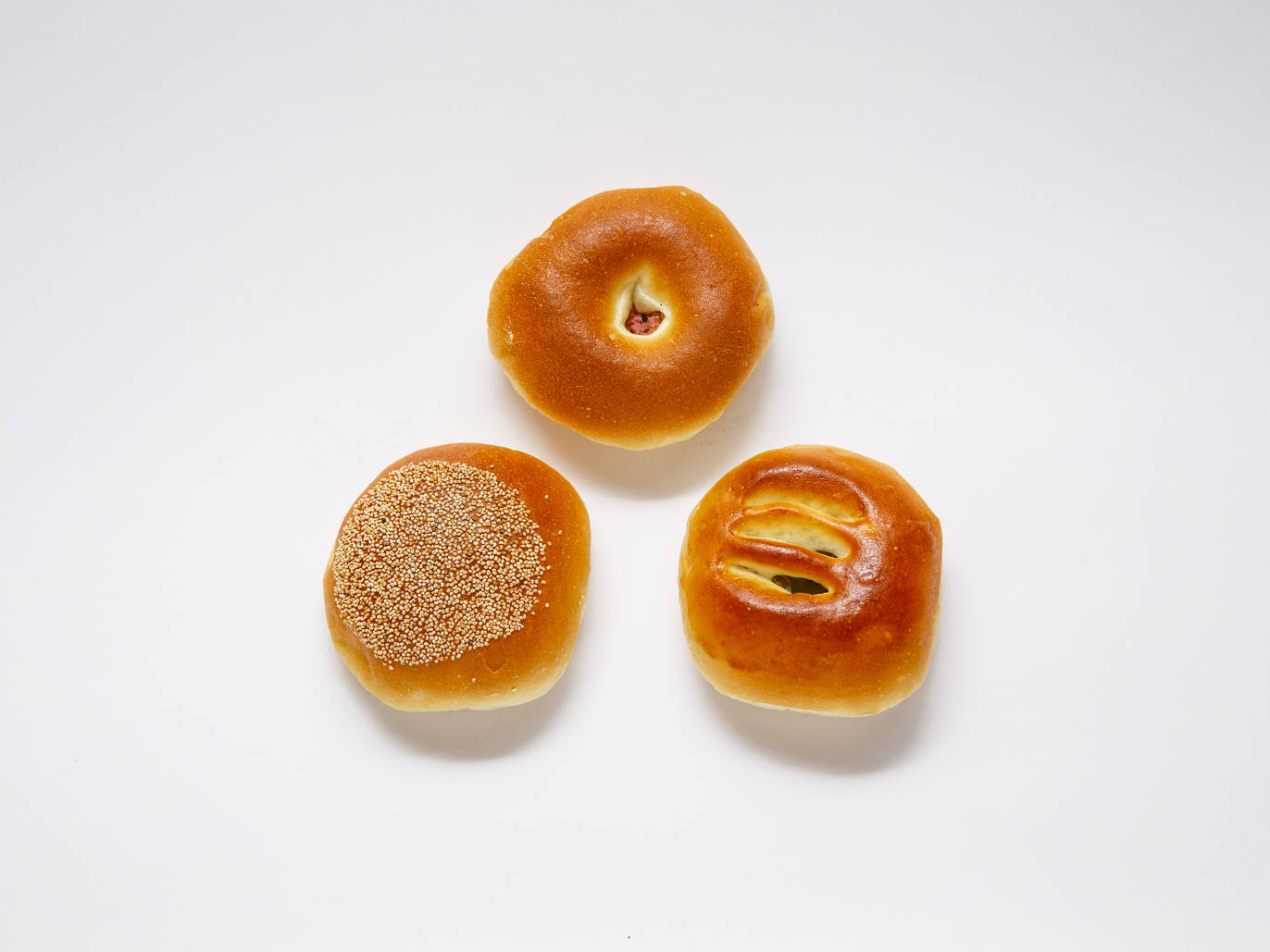 10 Japanese breads you have to try: truffle roll, curry bun, melonpan ...