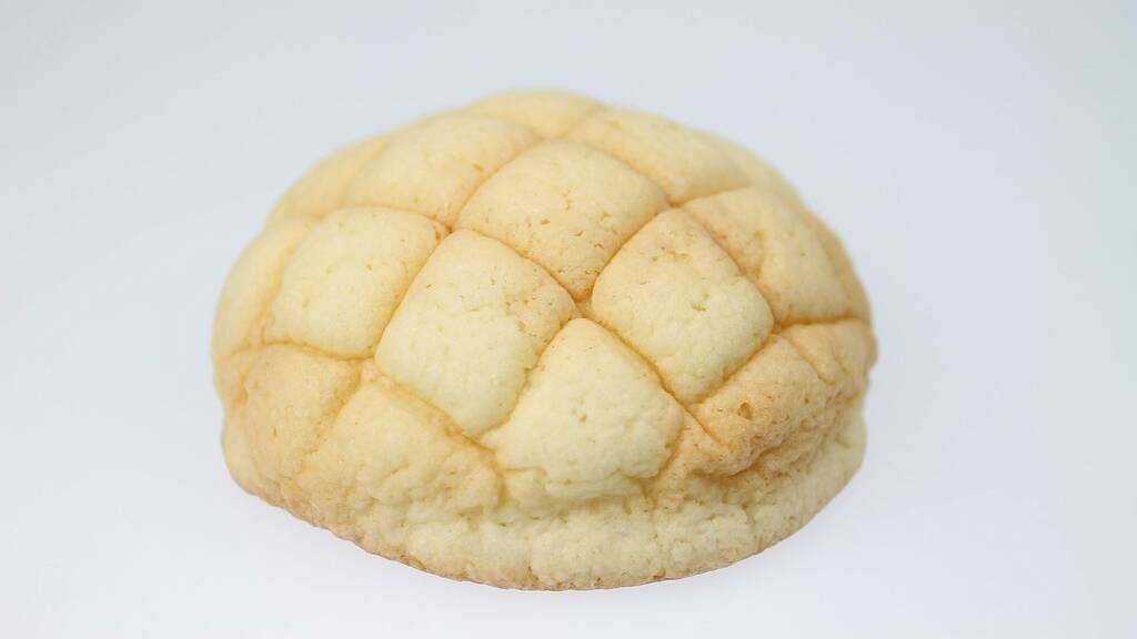 10 Japanese breads you have to try: truffle roll, curry bun, melonpan ...