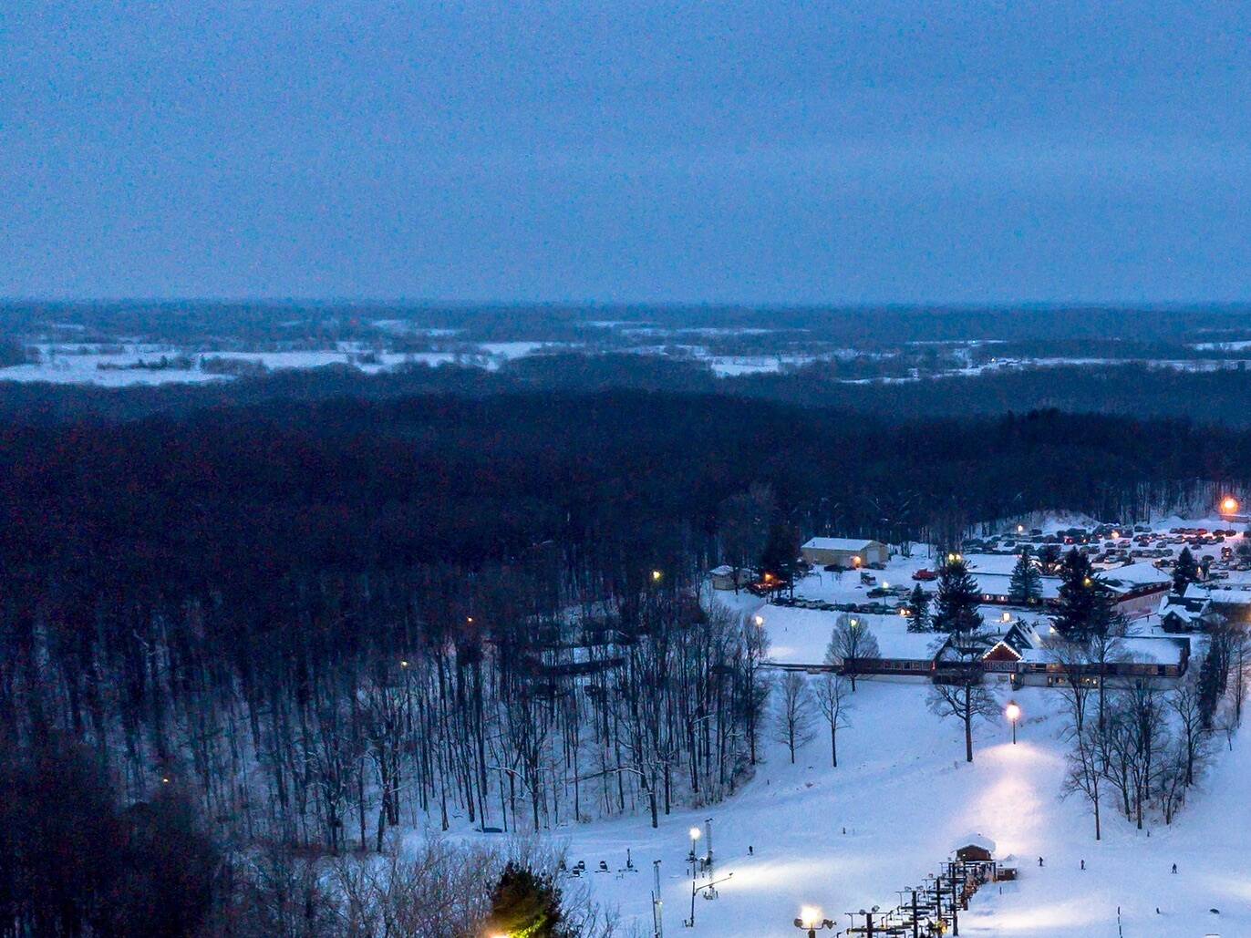 17 Best Ski and Snowboard Resorts Near Chicago To Visit This Winter