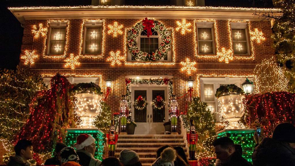 Best Things To Do On Christmas Eve In NYC That Are Festive