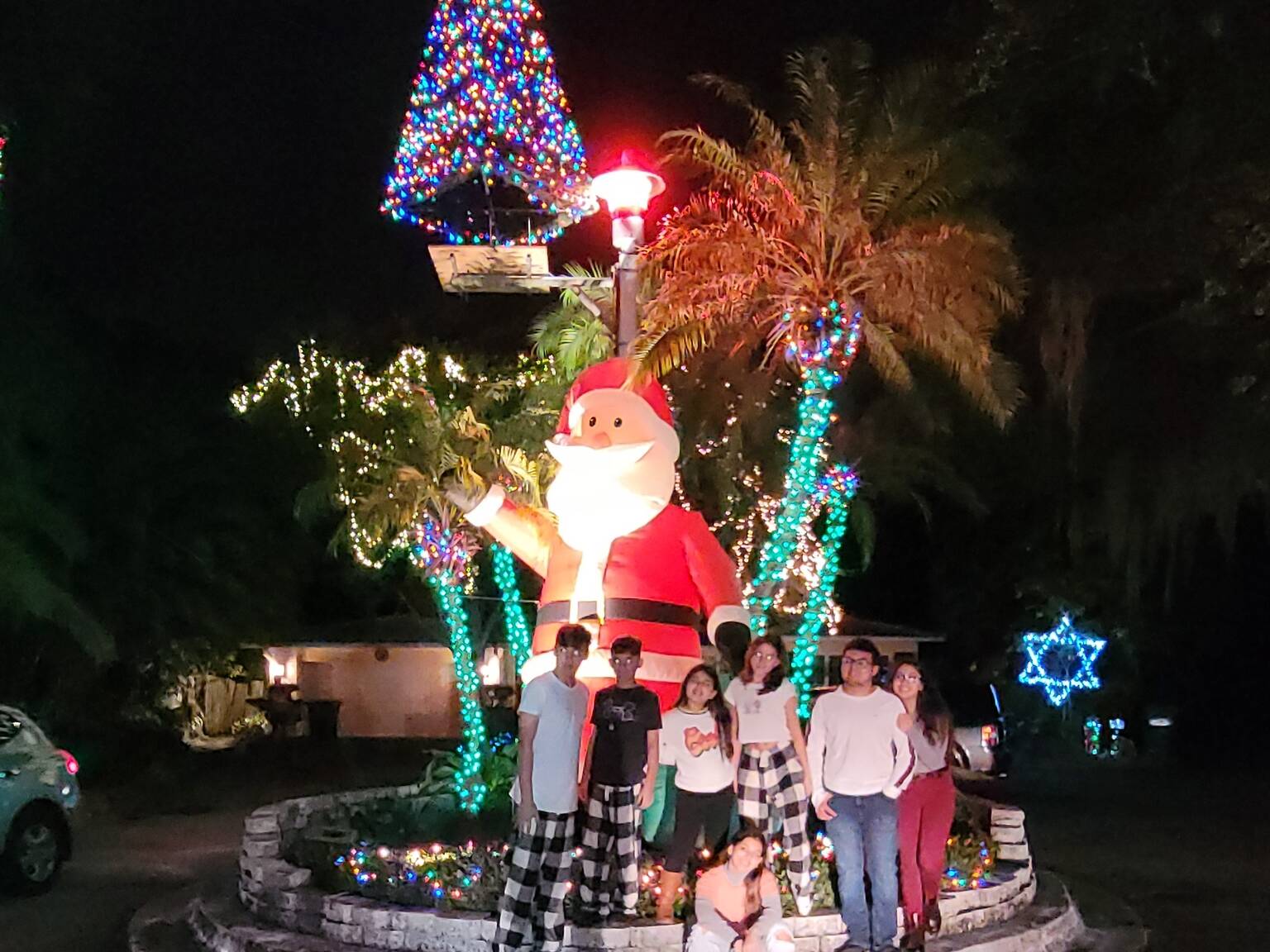 16 Best Places to See Christmas Lights in Miami 2025