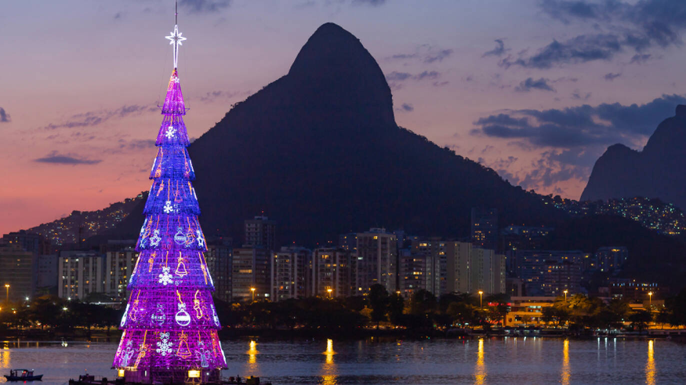 11 Most Beautiful and Iconic Christmas Trees in the World