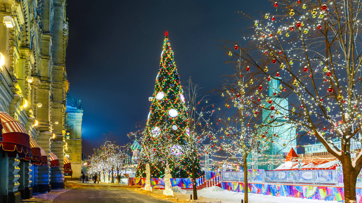 11 Most Beautiful and Iconic Christmas Trees in the World