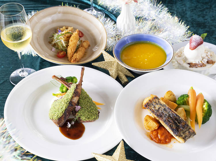 6 Best Restaurants To Have Dinner On New Year's Eve