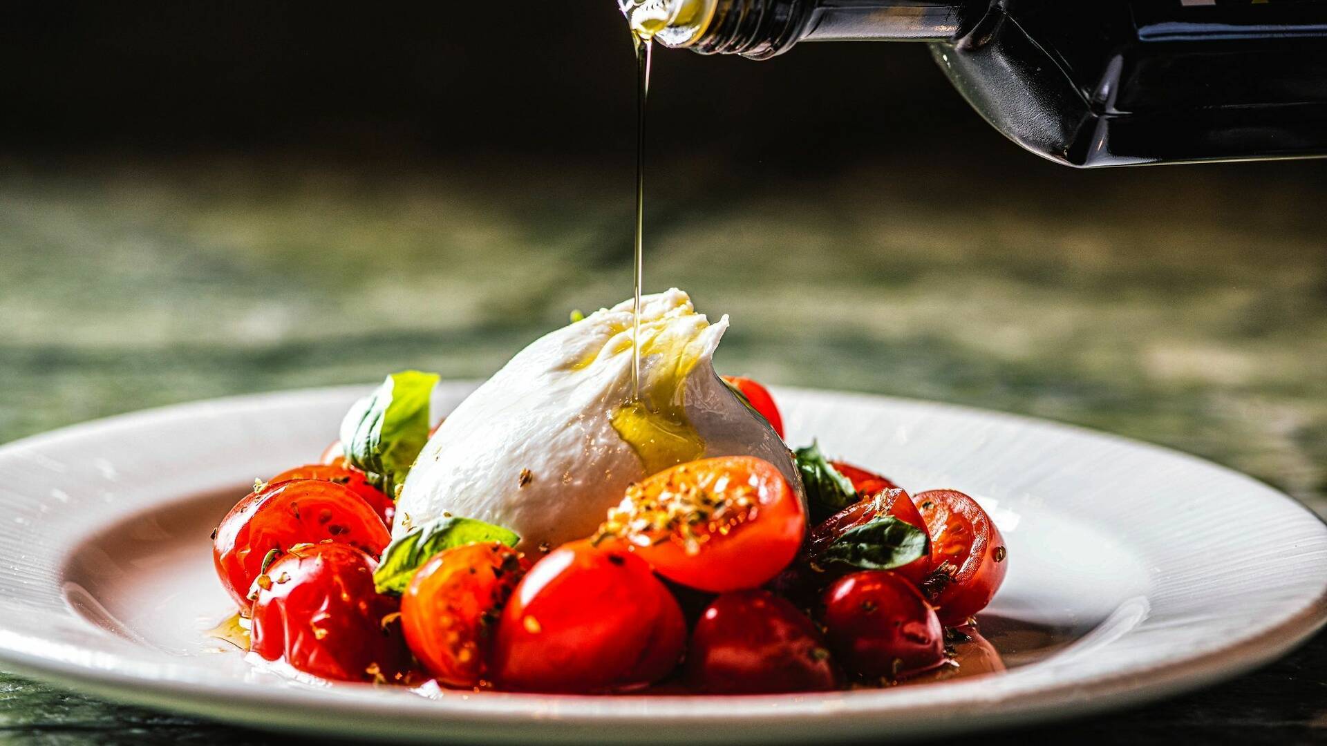 Lucciola Restaurant & Bar | Restaurants in Wan Chai, Hong Kong