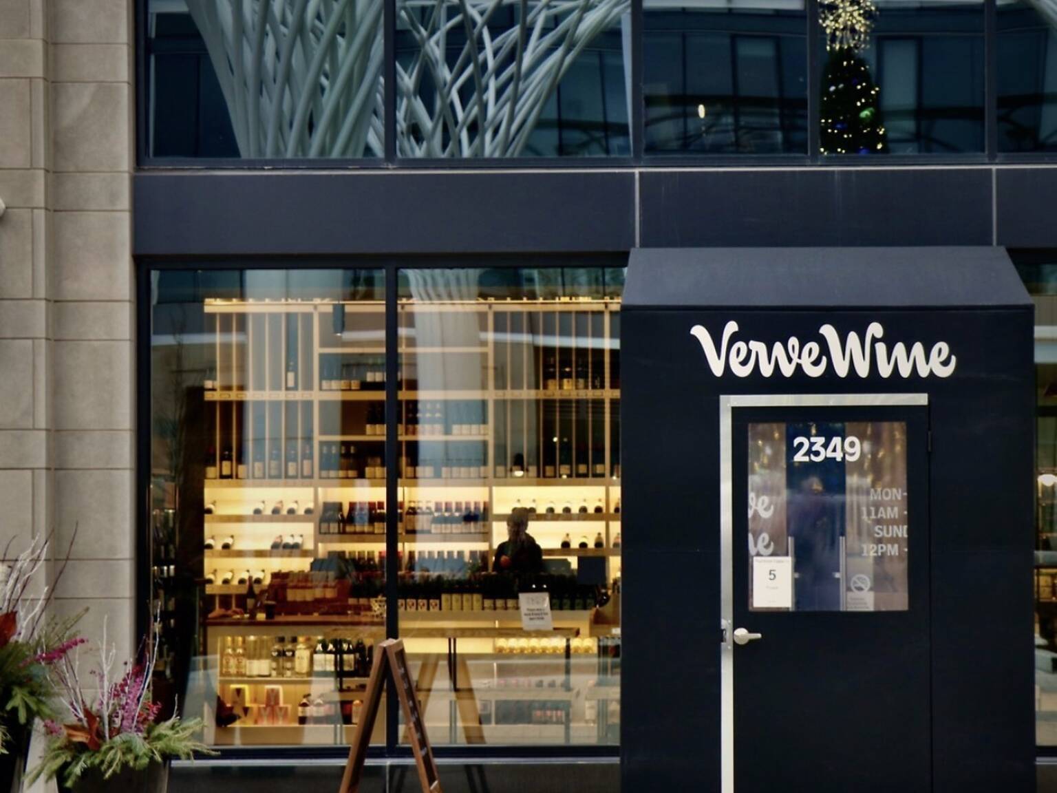 17 Best Wine Shops in Chicago for a Bottle of Red or White