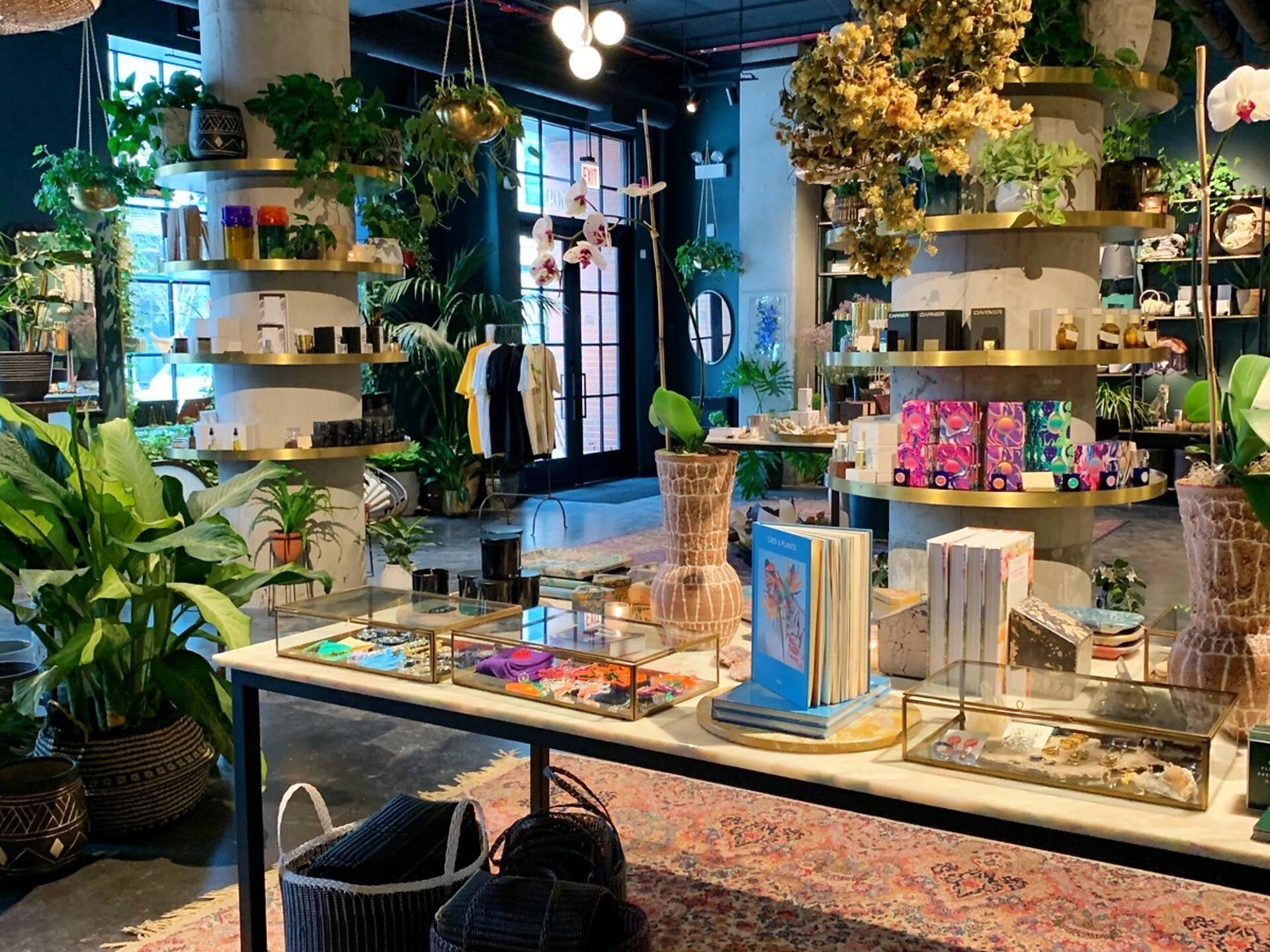 18 Best Flower Delivery Services in Chicago for 2024