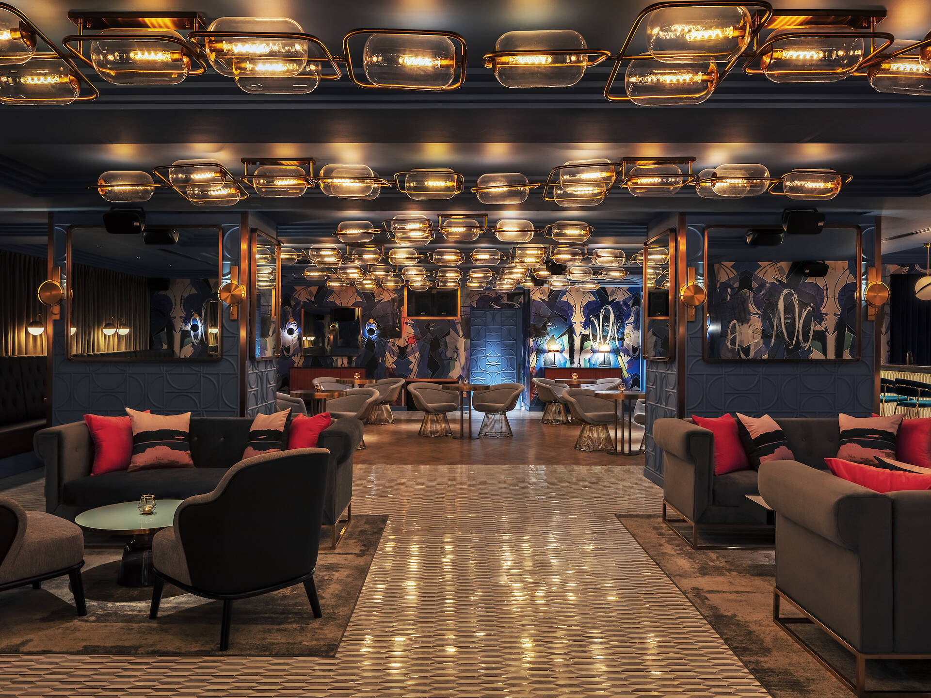 23 Most Romantic Bars In Singapore For Date Night