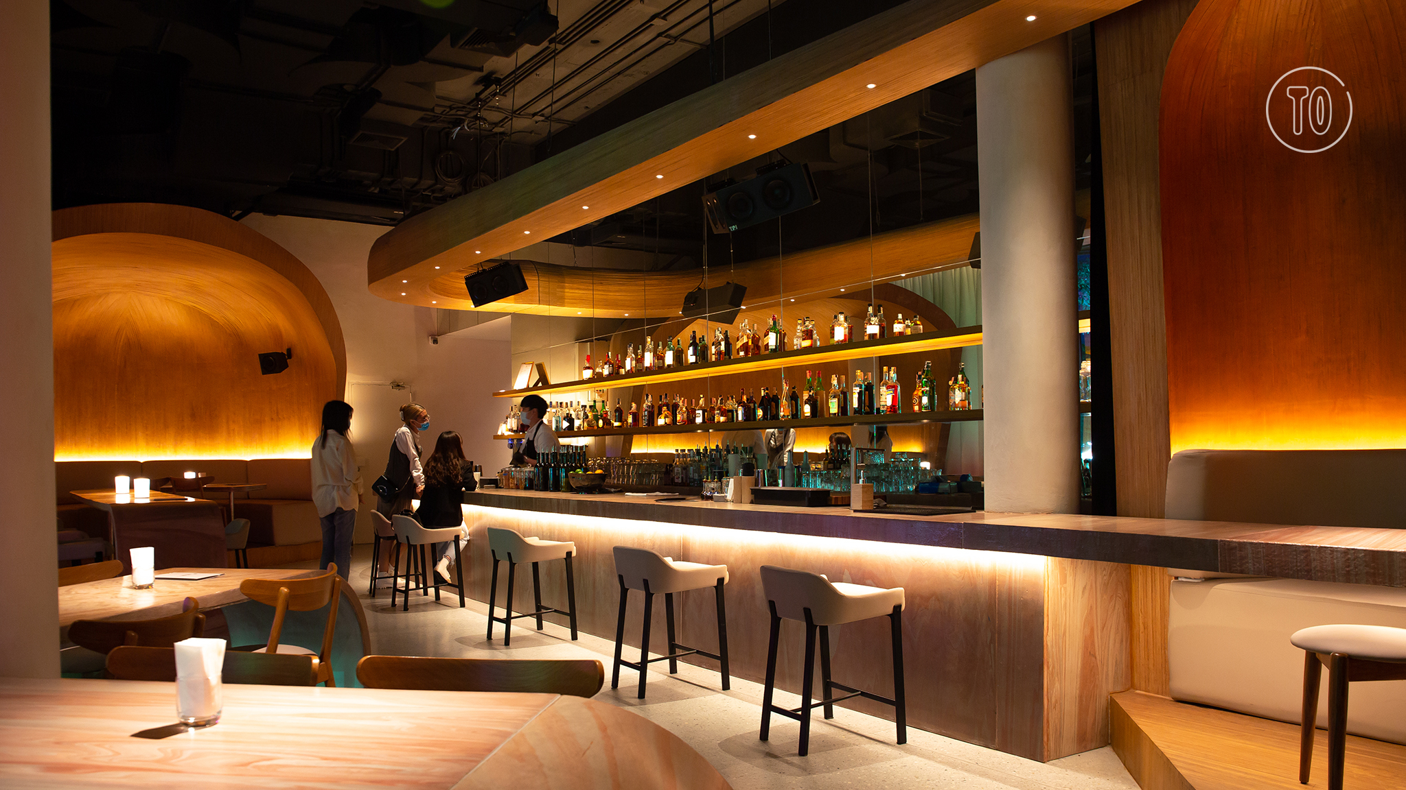 BEAM Bar บาร์ต้อนรับและนั่งชิลสำหรับคนอยากพักหรือเตรียมพร้อมก่อนไปสนุก ...