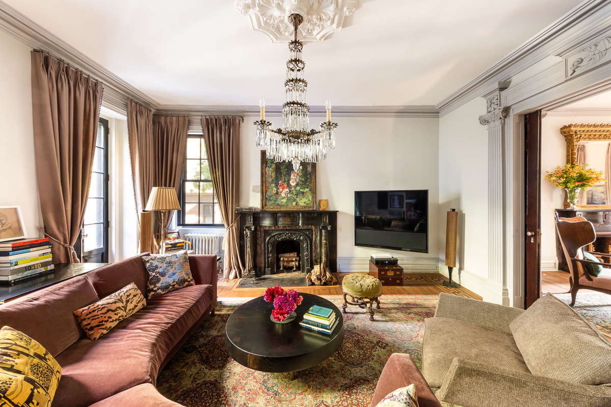 See inside that famous 'Moonstruck' townhouse in Brooklyn Heights