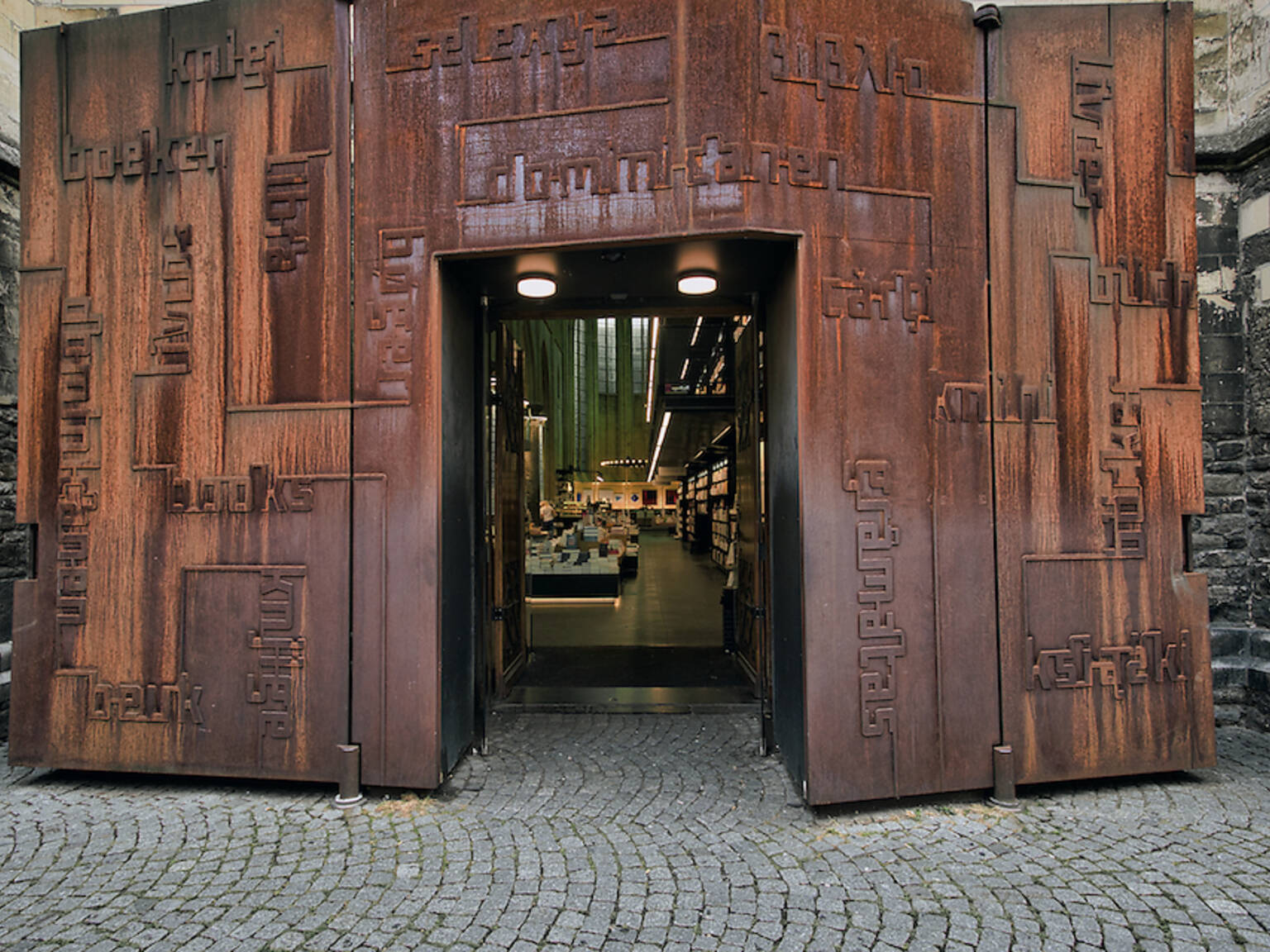 10 of the World’s Most Beautiful Bookstores
