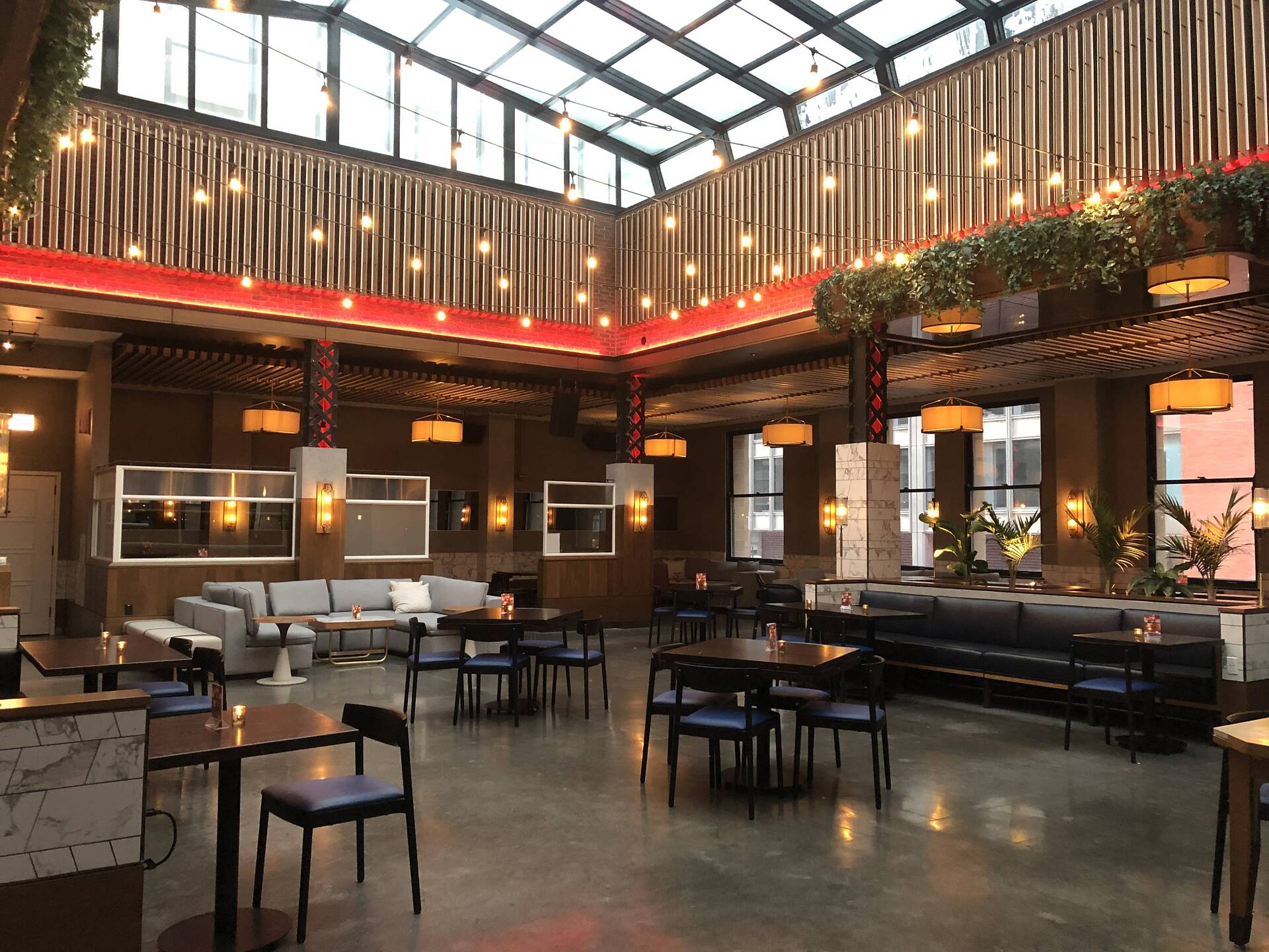 29 Best Rooftop Bars in Chicago to Check Out