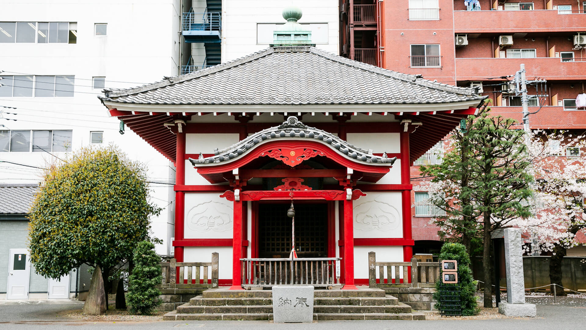 7 best things to do in Shinjuku Ni-chome during the day | Time Out Tokyo