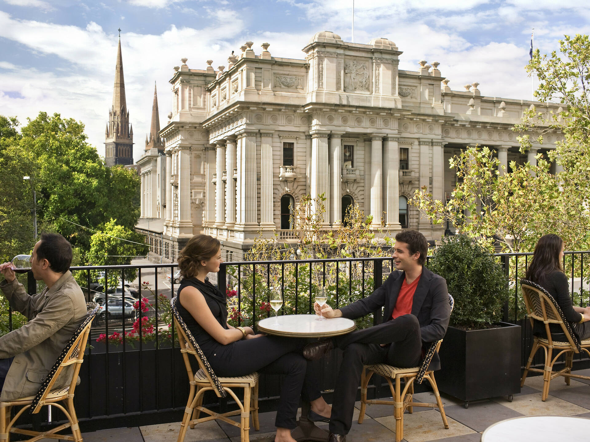 20 Best Rooftop Bars in the World For Drinks With Stunning Views For 2025