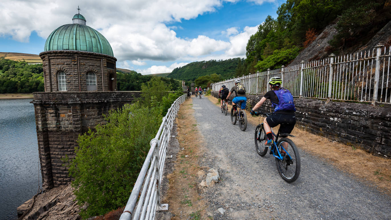 8 Best Cycling Routes in the UK For A Beautiful Ride