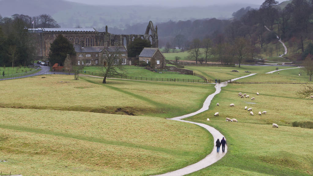 8 Best Cycling Routes in the UK For A Beautiful Ride