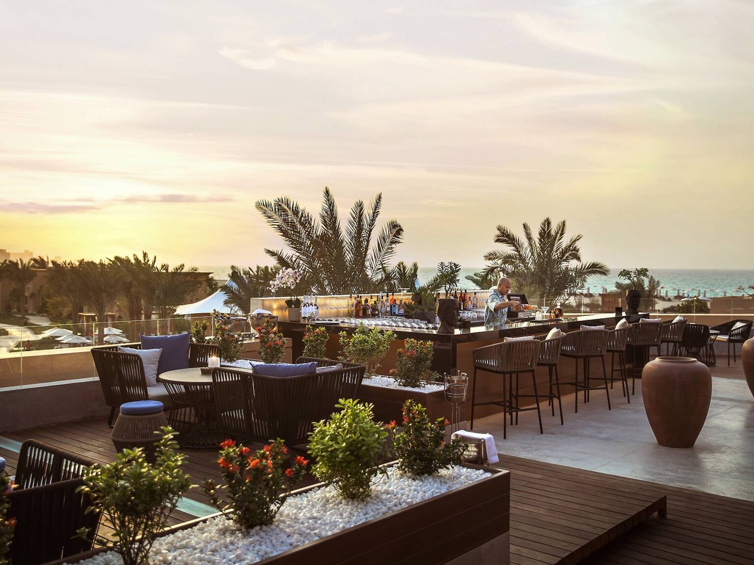22 Best Rooftop Bars in the World For Drinks With Stunning Views