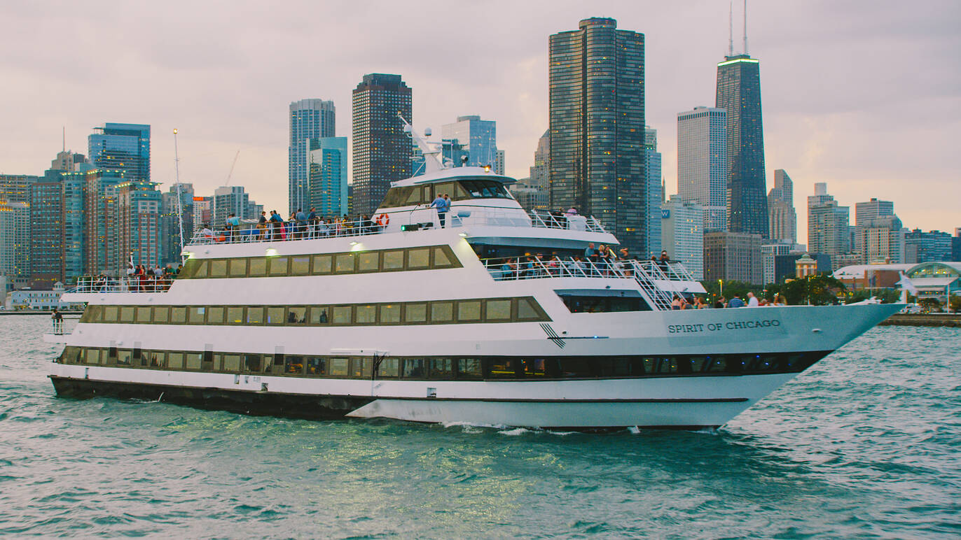 14 Best Boat Tours in Chicago for 2025