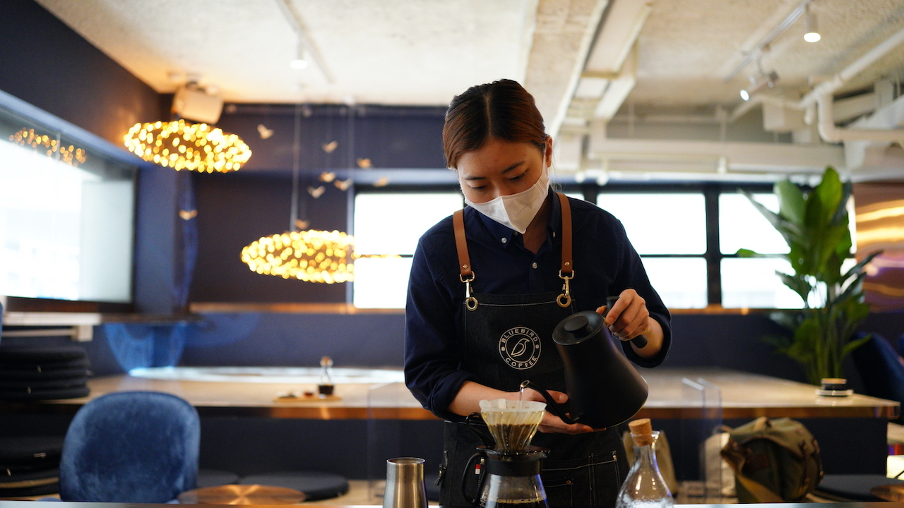 Bluebird Coffee 兩層旗艦店進駐上環
