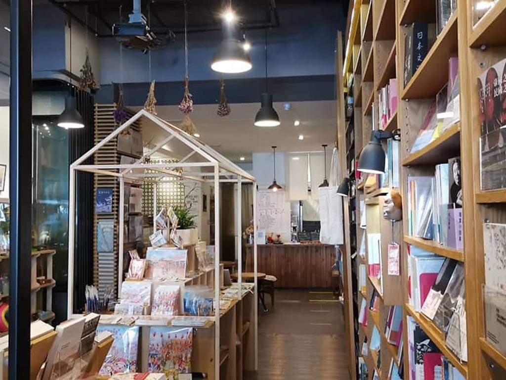 4 Best Cafés That Are Hidden Within Bookstores in Singapore