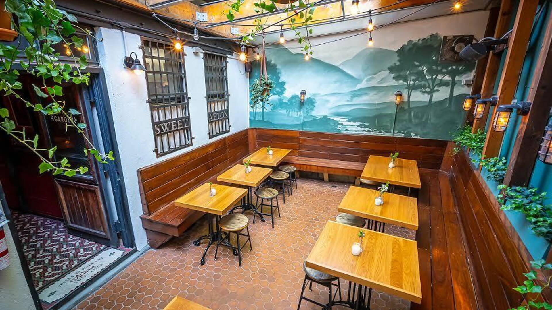 NYC's 17 best hidden patios and secret gardens for outdoor dining