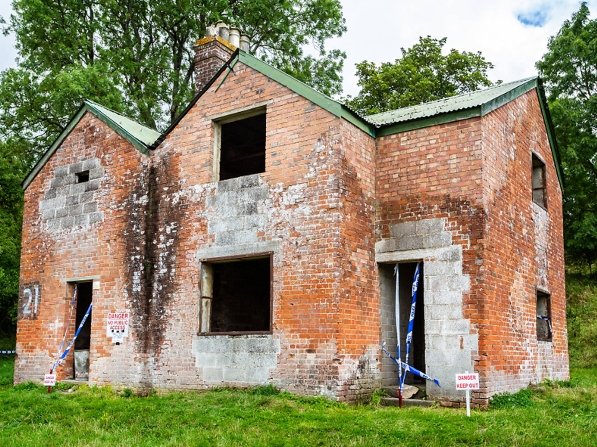 10 Spookiest Ghost Towns in the UK Right Now