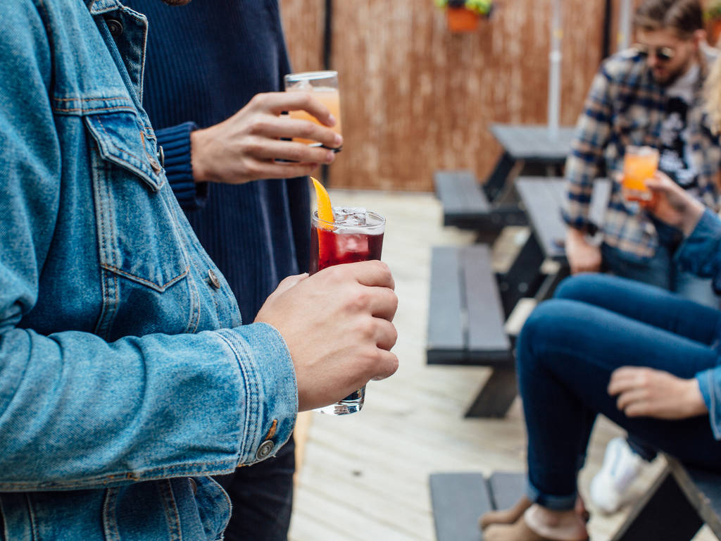 33 Best Outdoor Bars and Patios in Chicago for Outdoor Drinking