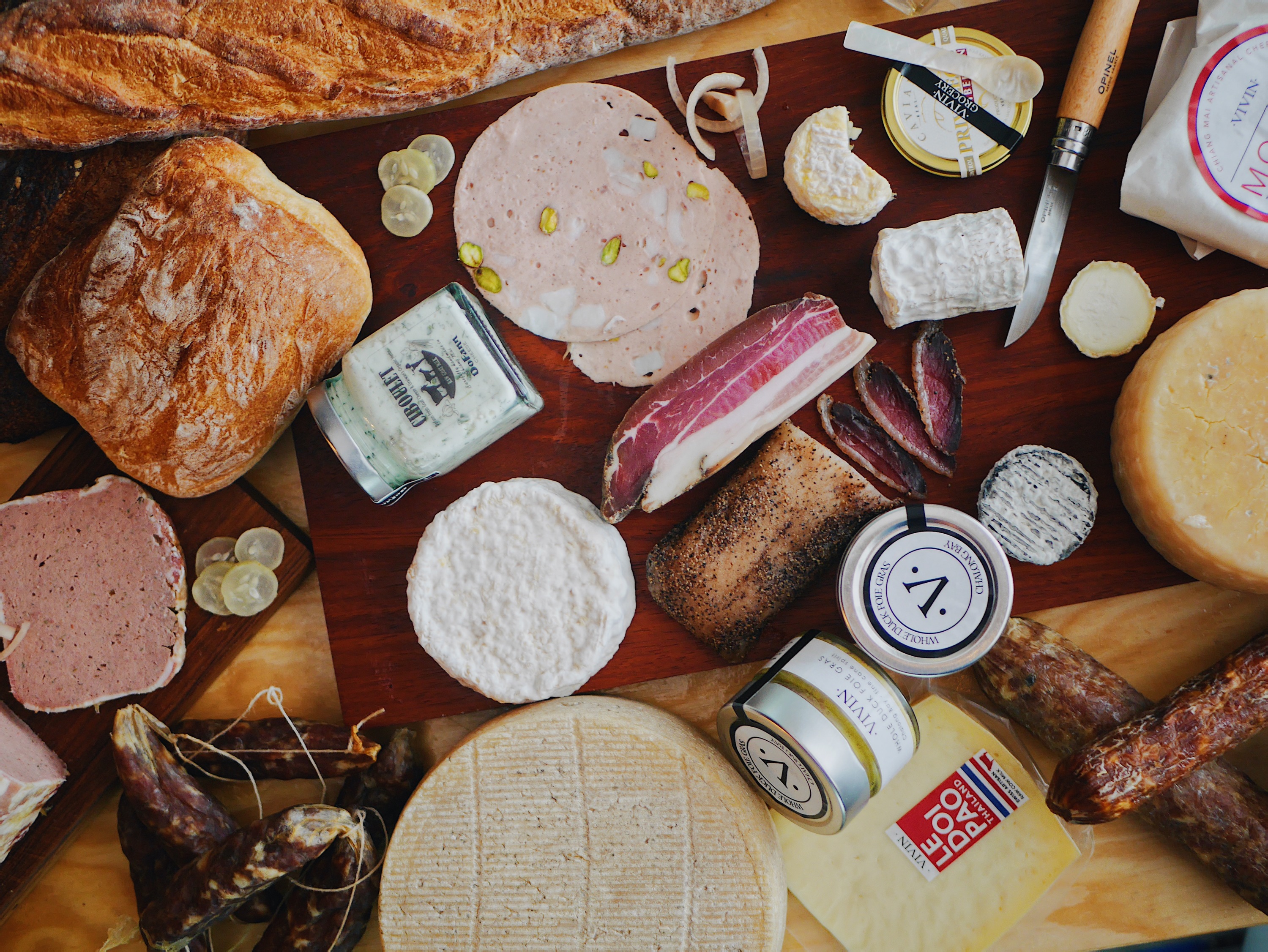 8 grocers and deli shops to get cheese and cold cuts