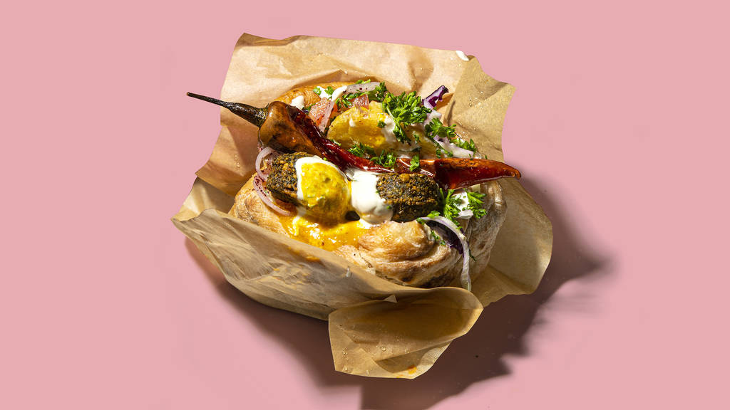 15 Best Street Food Dishes in the World You Must Try