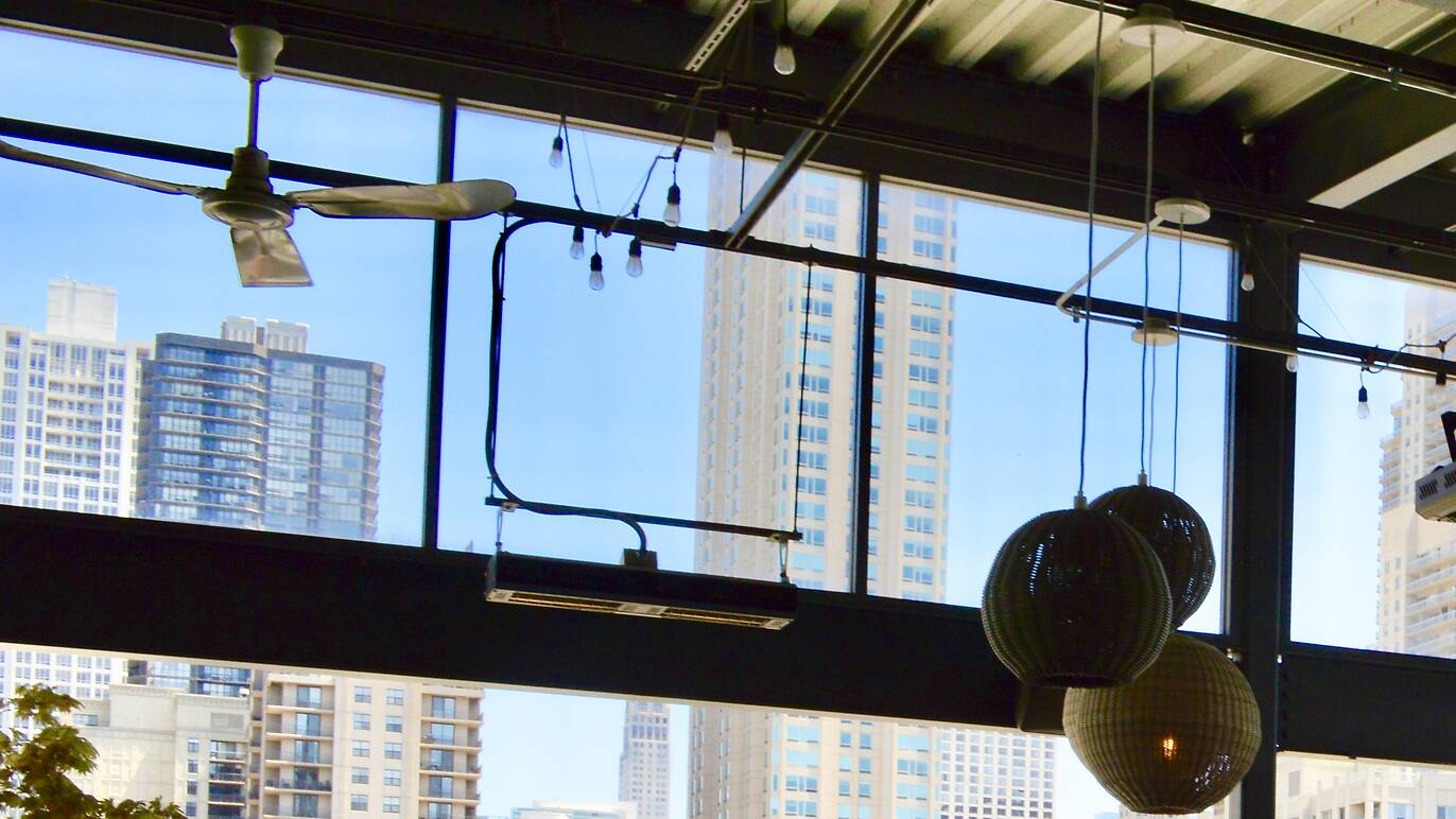 31 Restaurants With Amazing Views of the Chicago Skyline and Lake Michigan