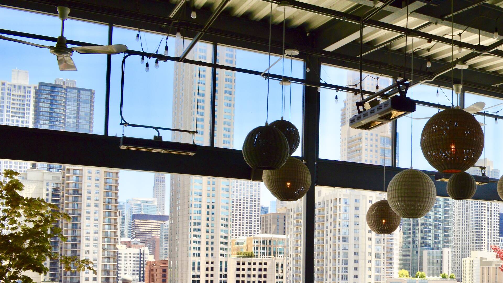 31 Restaurants With Amazing Views of the Chicago Skyline and Lake Michigan