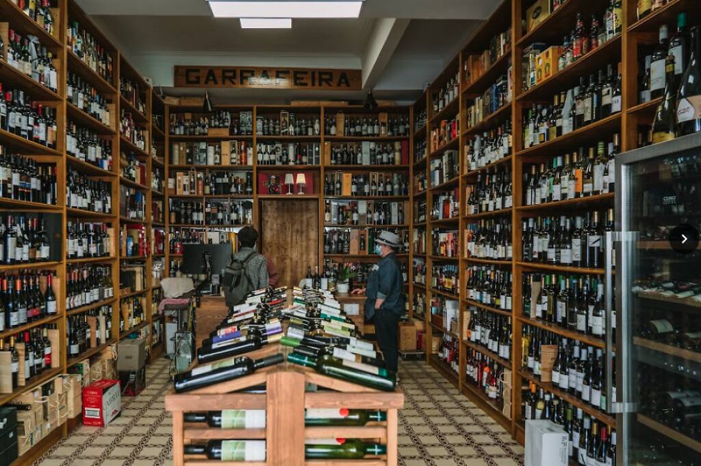 Seis garrafeiras em Lisboa para ter sempre o copo cheio