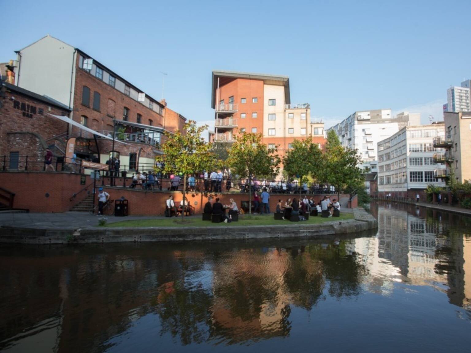 16 Great Outdoor Drinking Spaces and Beer Gardens in Manchester