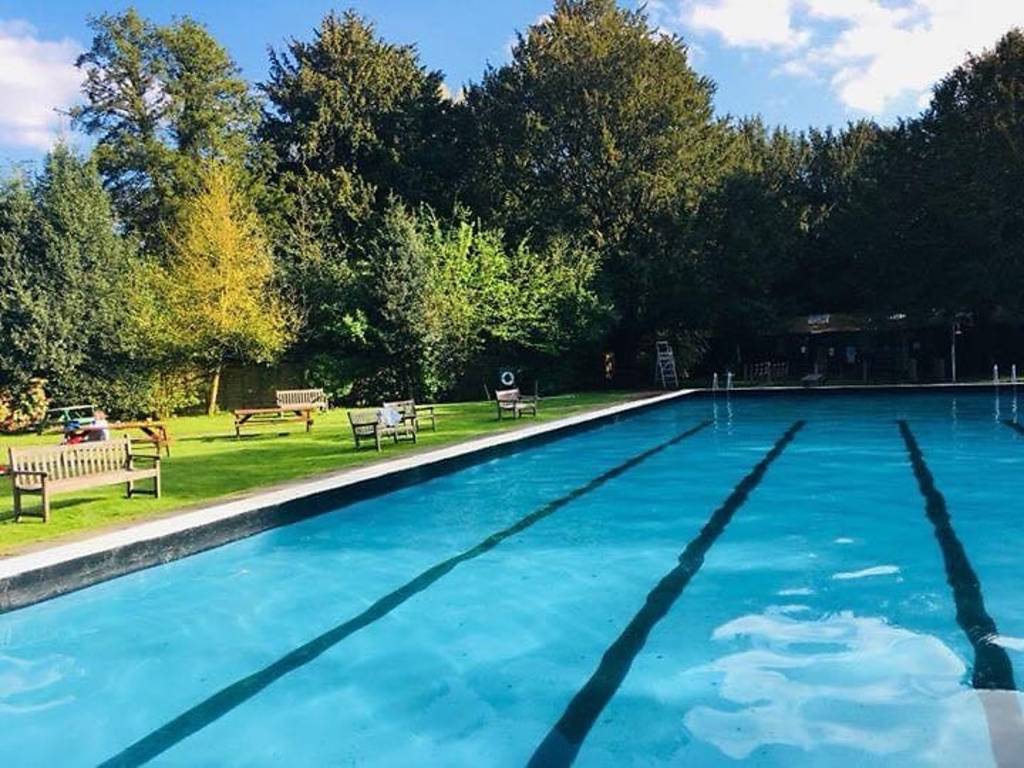 17 Best Outdoor Swimming Pools and Lidos in the UK for Scenic Swims