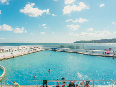 17 Best Outdoor Swimming Pools and Lidos in the UK for Scenic Swims