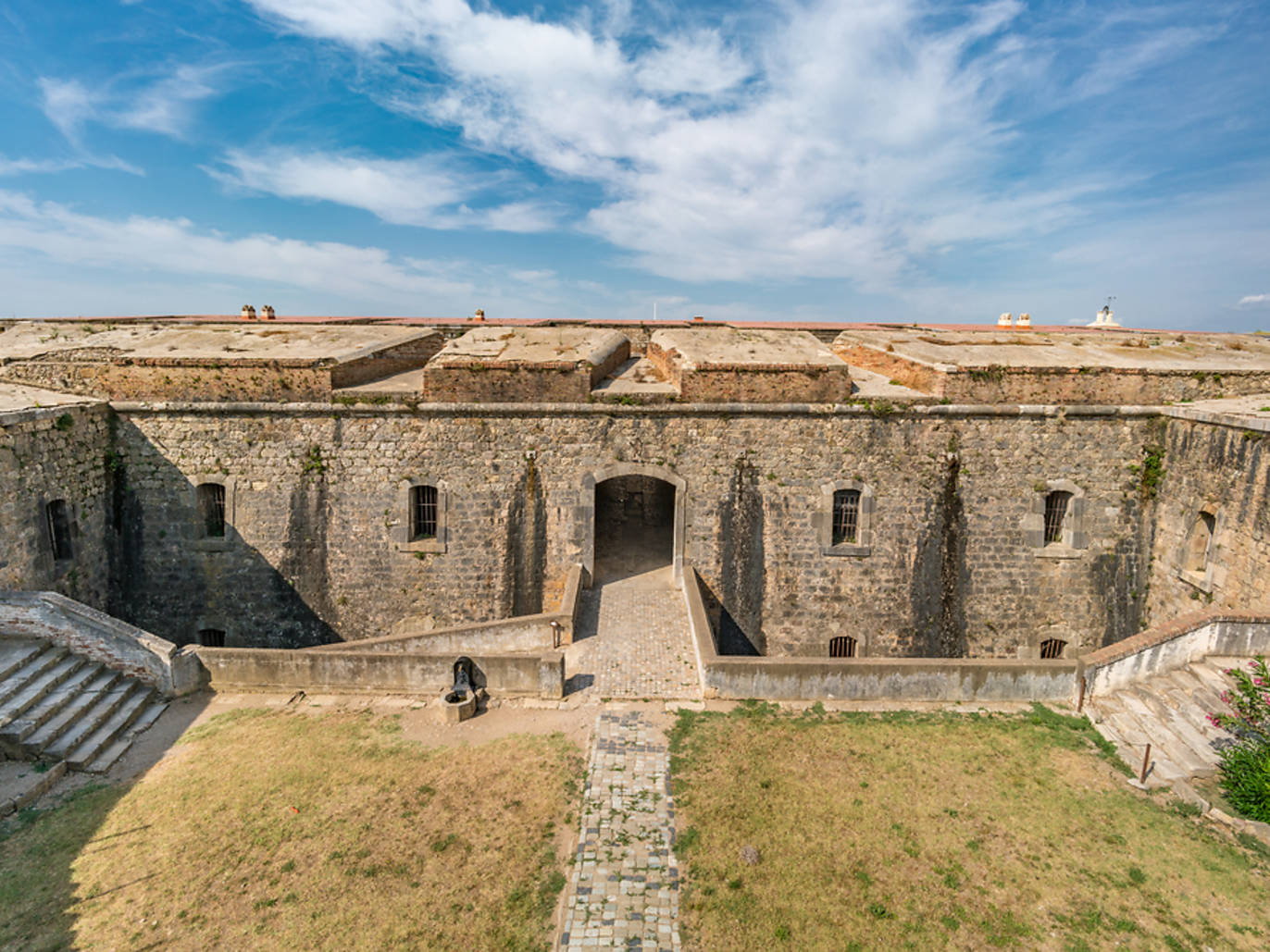 Els castells més espectaculars i bonics de Catalunya