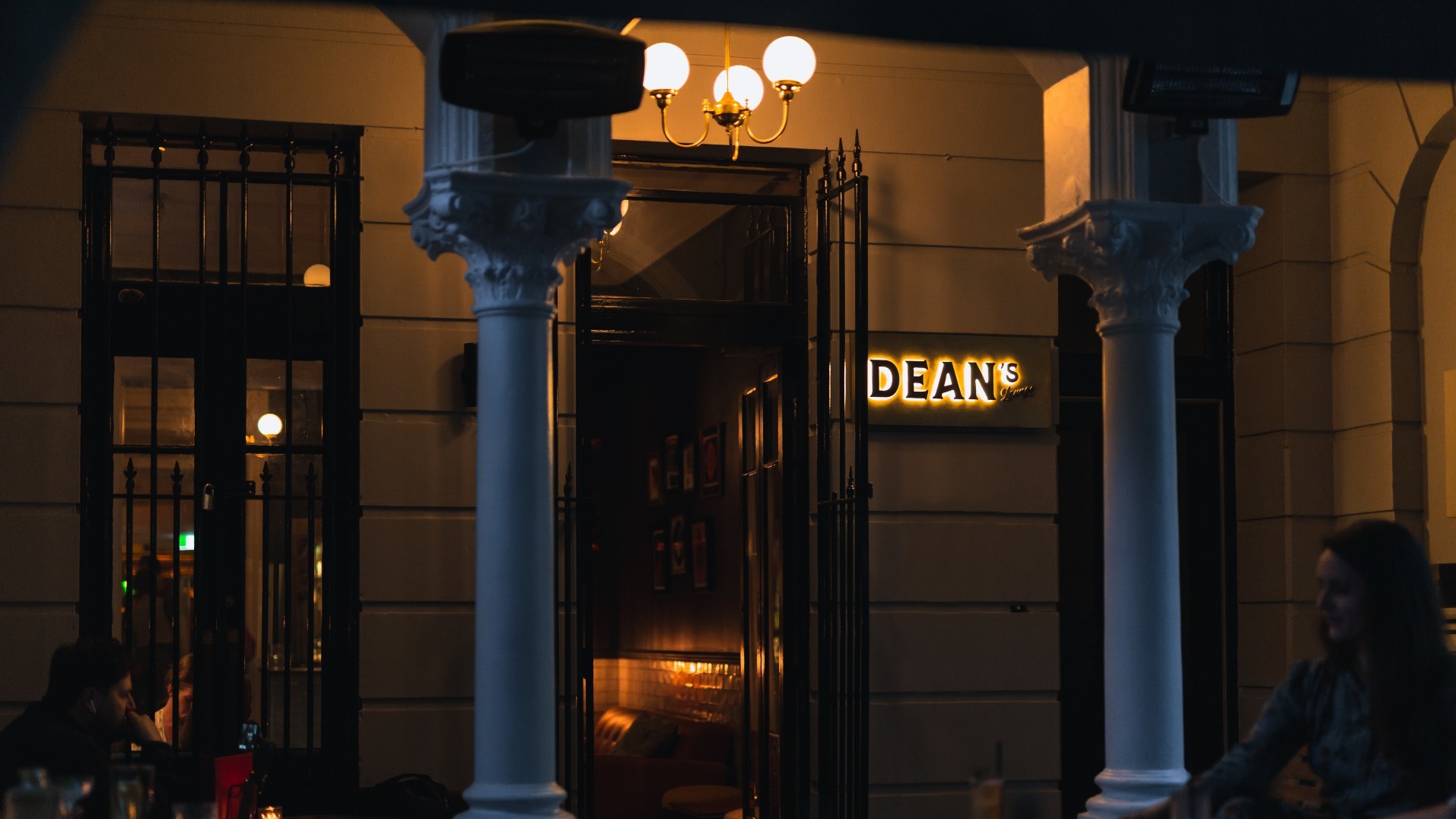 Nostalgia-filled Dean's Lounge is a charming booze den for modern-day ...