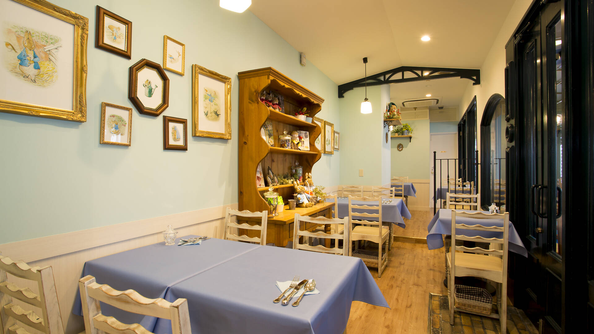 Peter Rabbit Garden Cafe | Restaurants in Jiyugaoka, Tokyo
