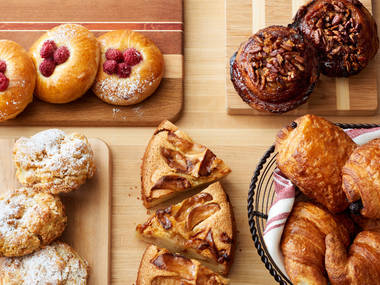 31 Amazing Bakeries in Chicago for Cakes, Pastries and Coffee