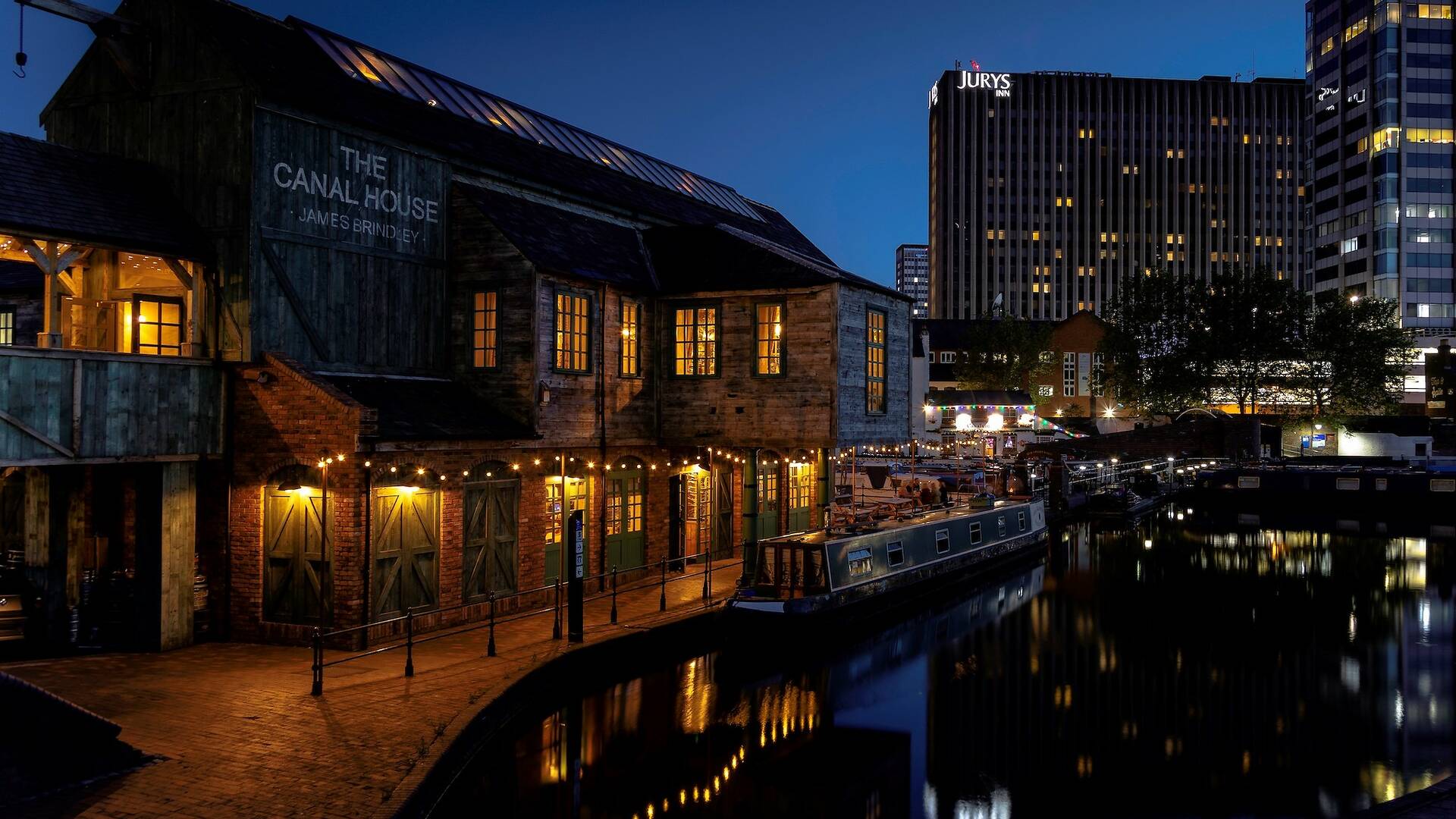 17 Best Pubs in Birmingham for a Good Ol’ Pint