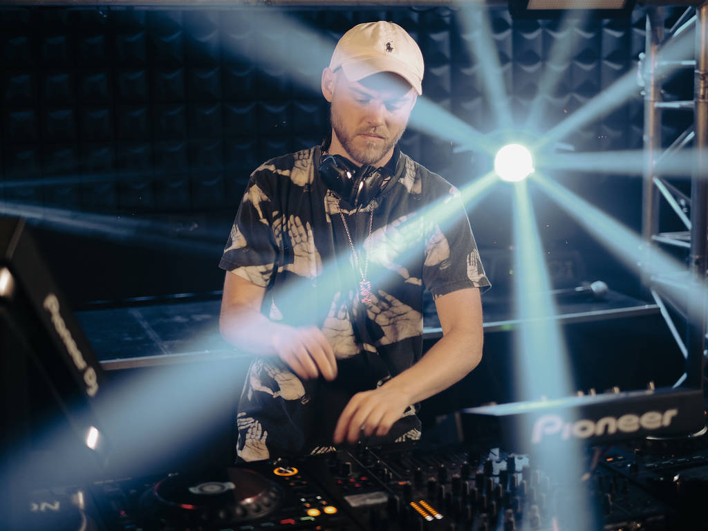 18 Best Nightclubs and Dance Clubs in Chicago: Nightlife Guide