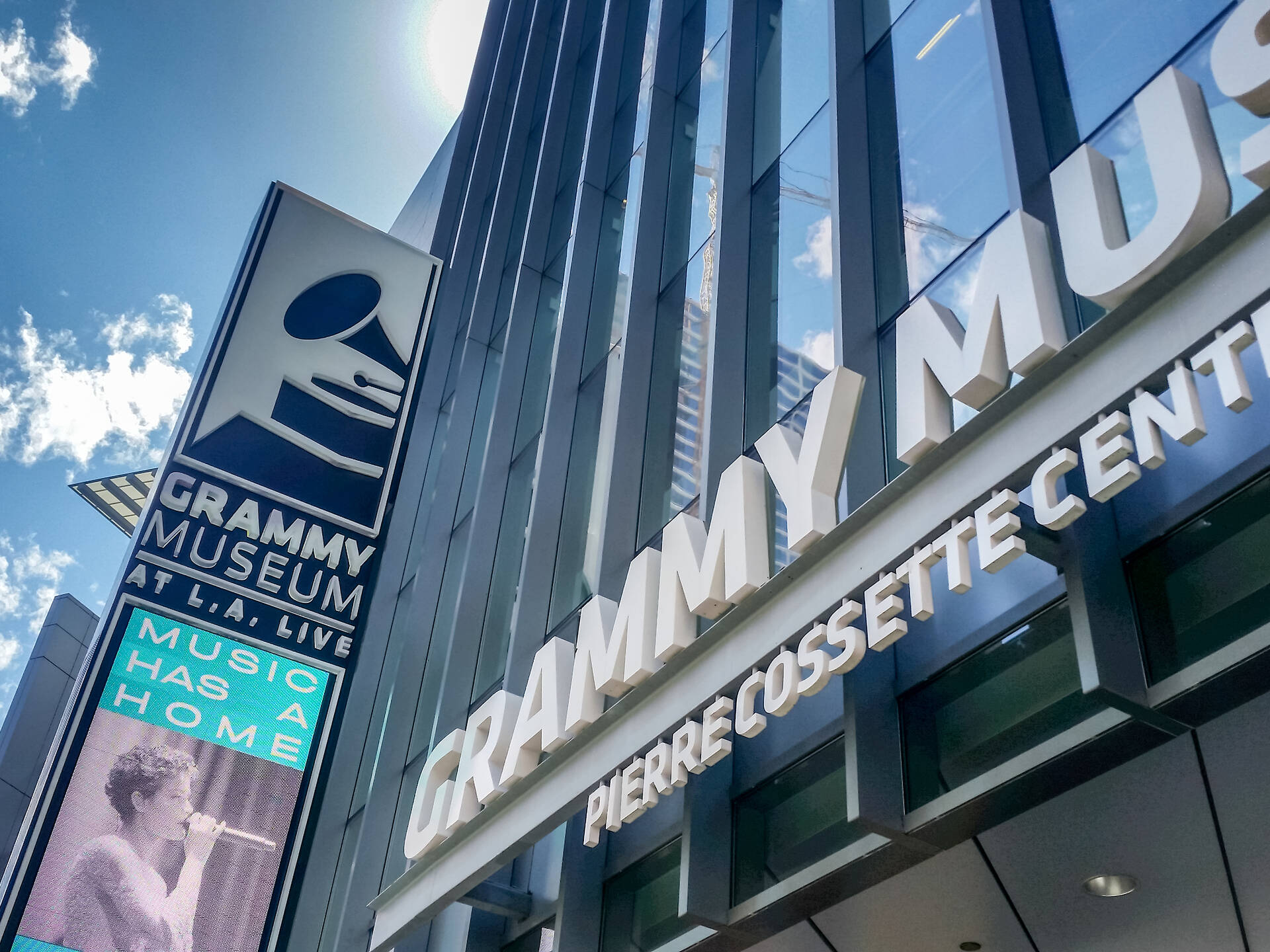 9 free things you didn’t know you could get with an L.A. library card