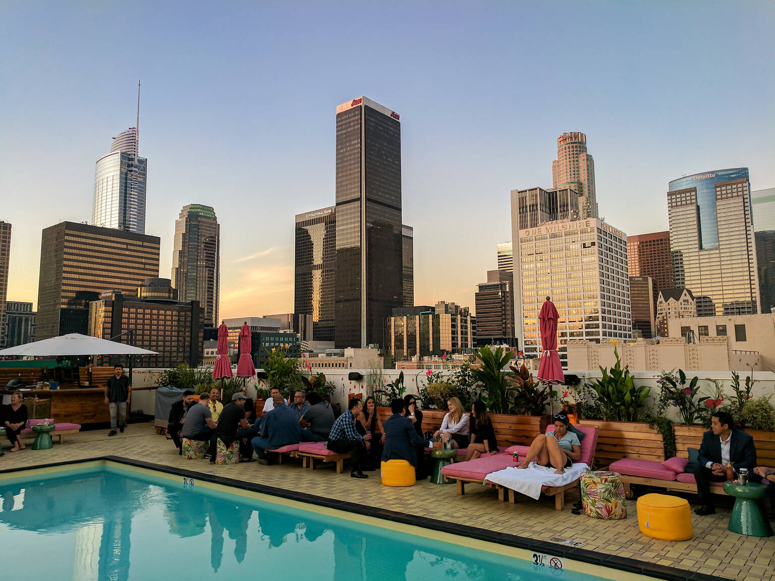 18 Best Rooftop Bars in L.A. for Sweeping Views and Tasty Cocktails